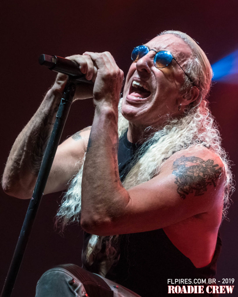 DEE SNIDER explica por que nunca dividiu os créditos do TWISTED SISTER ...
